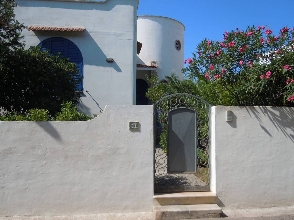 100 M² Villa ∙ 3 Schlafzimmer ∙ 8 Gäste - Maruggio