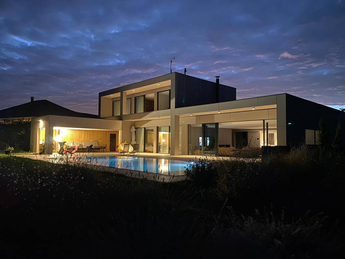 270 M² Gîte ∙ 6 Chambres ∙ 12 Personnes - Payrac
