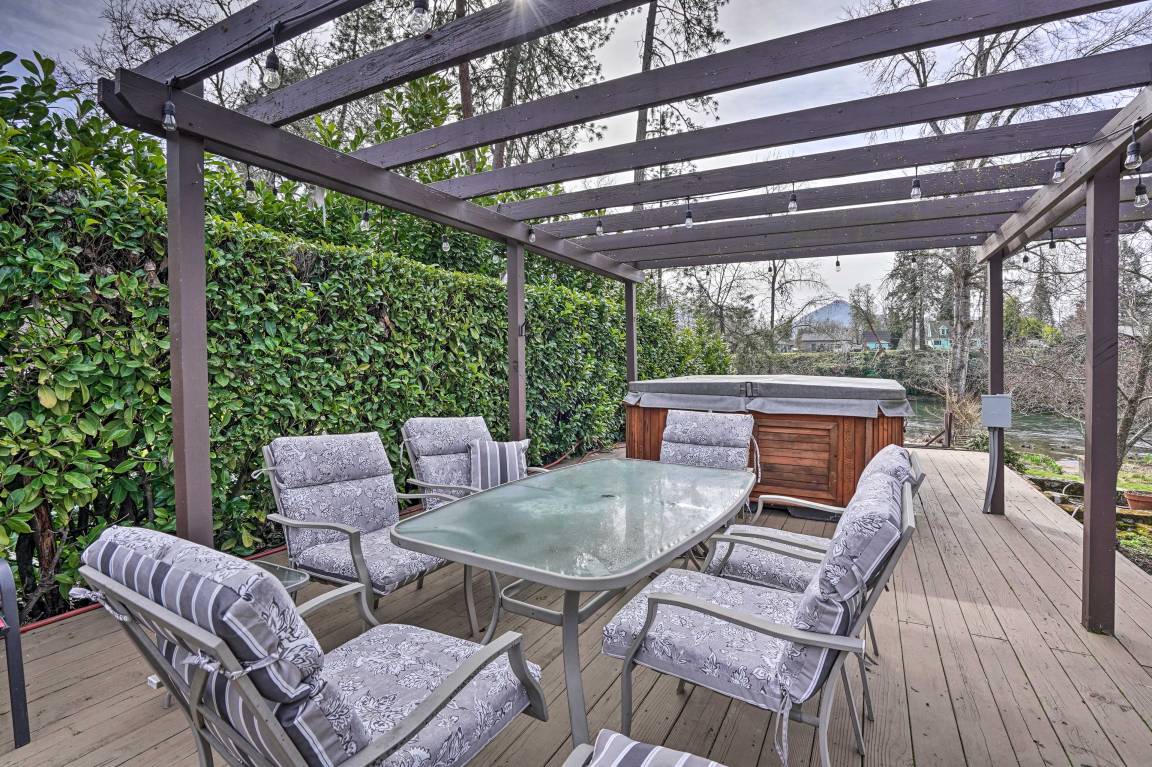 198 M² House ∙ 3 Bedrooms ∙ 8 Guests - Grants Pass, OR