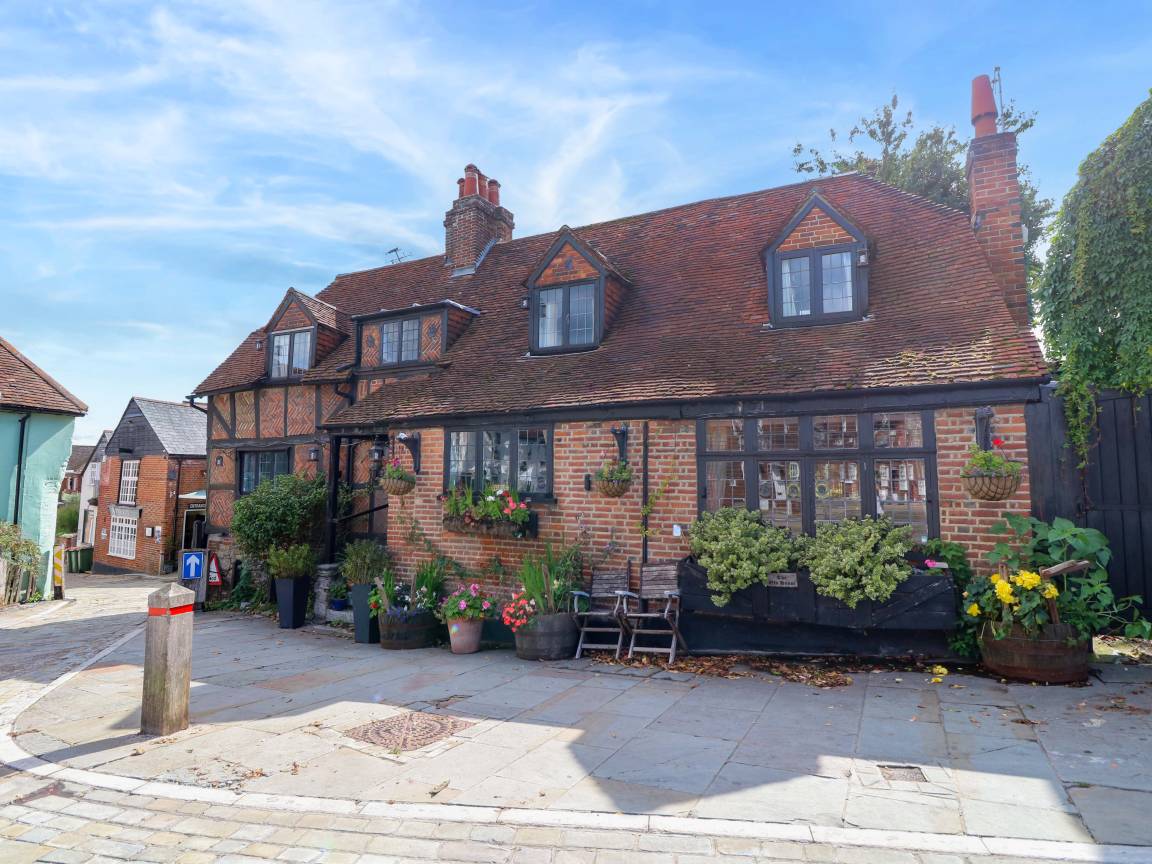 Cottage ∙ 5 Bedrooms ∙ 12 Guests - Beaulieu