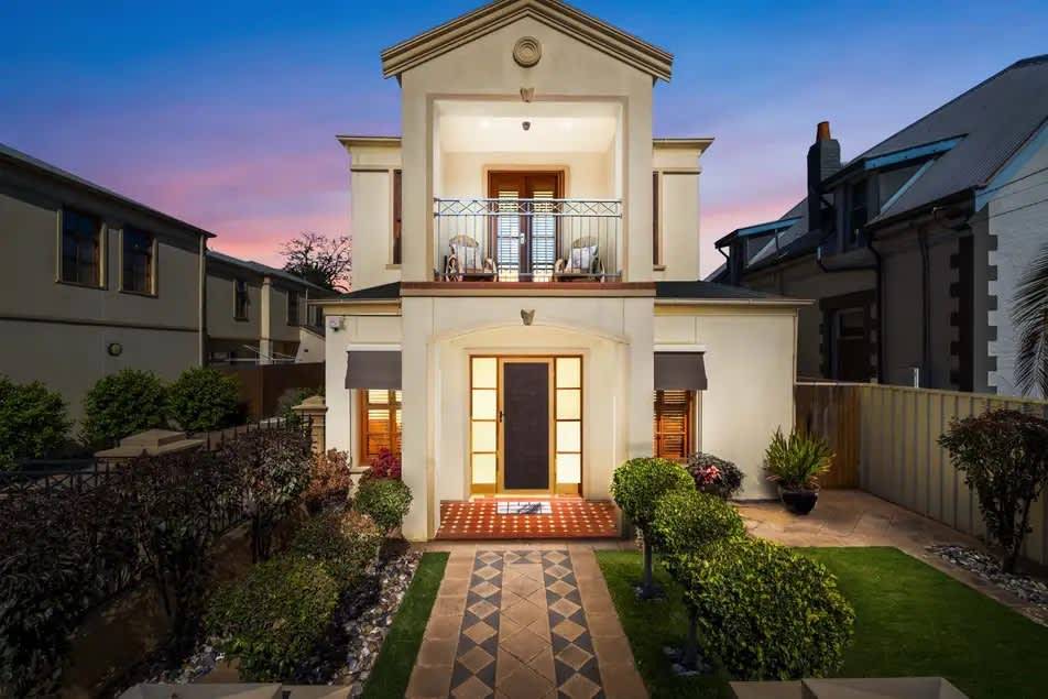 15 M² House ∙ 4 Bedrooms ∙ 8 Guests - Glenelg