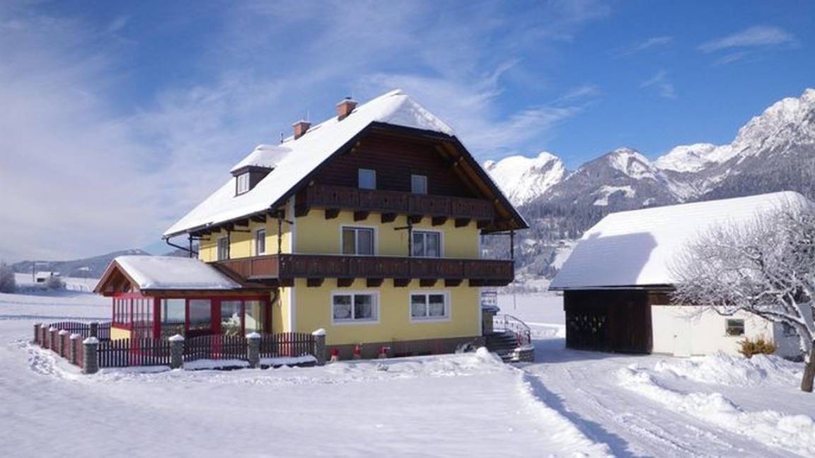 80 M² Ferienwohnung ∙ 3 Schlafzimmer ∙ 10 Gäste - Haus