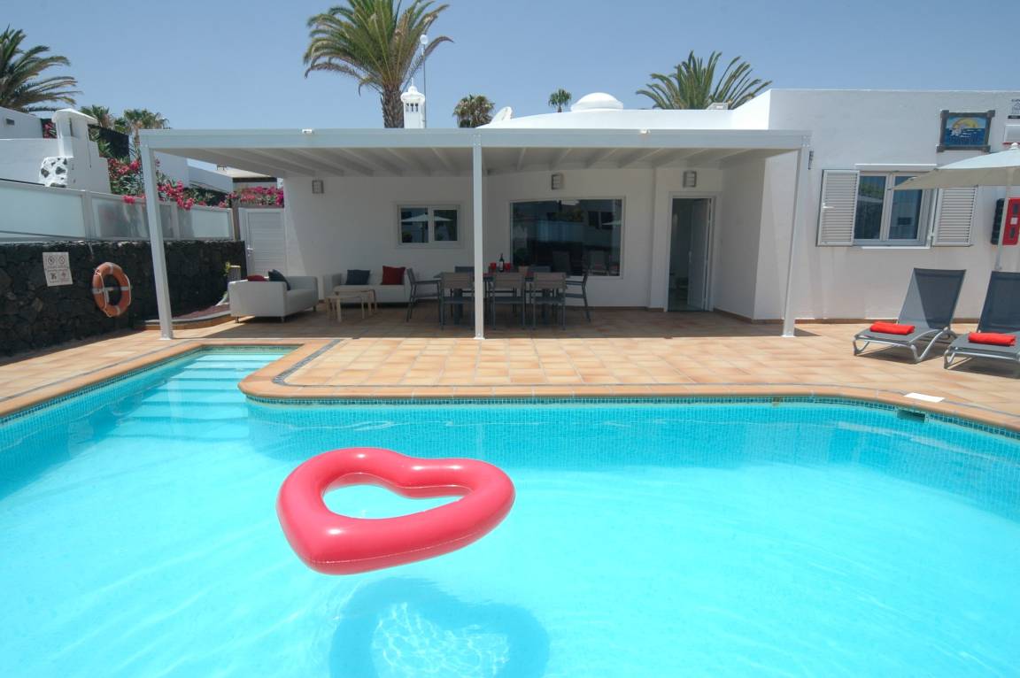 Villa ∙ 4 Bedrooms ∙ 8 Guests - Puerto del Carmen