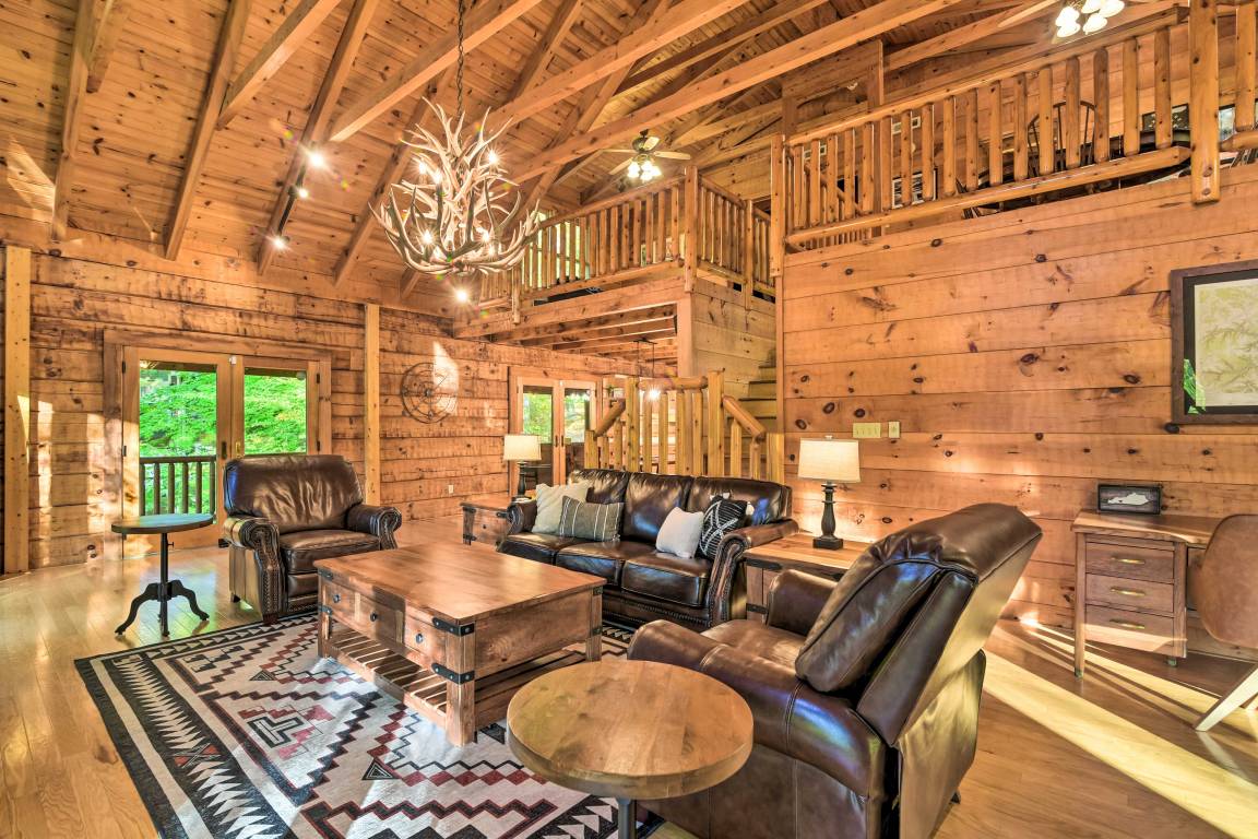 387 M² House ∙ 5 Bedrooms ∙ 12 Guests - Lewisburg, KY