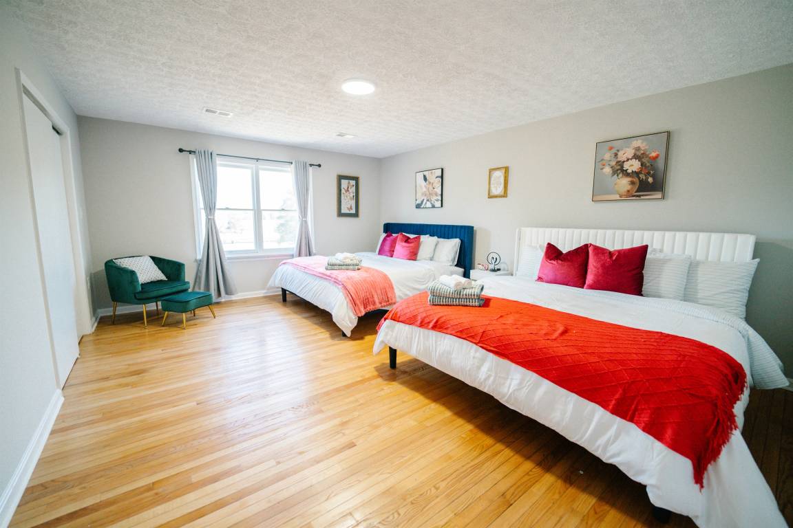House ∙ 5 Bedrooms ∙ 16 Guests - Reston, VA