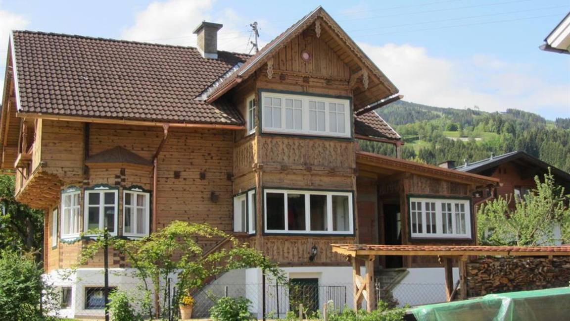 237 M² Ferienhaus ∙ 5 Schlafzimmer ∙ 10 Gäste - Hallstatt