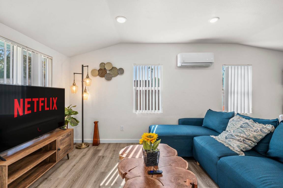 House ∙ 3 Bedrooms ∙ 6 Guests - Pomona, CA