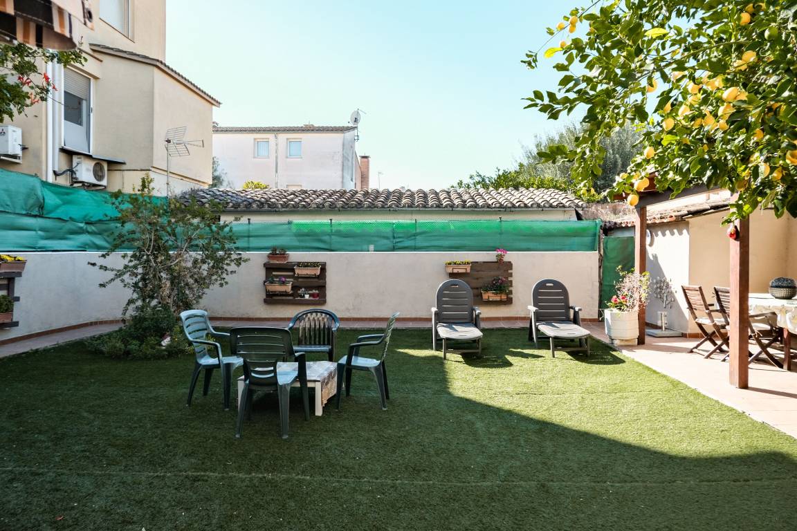 77 M² House ∙ 2 Bedrooms ∙ 4 Guests - Banyoles