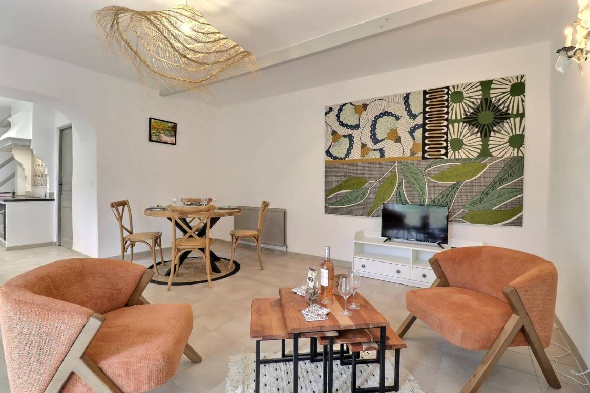 84 M² Gîte ∙ 2 Chambres ∙ 4 Personnes - Grillon