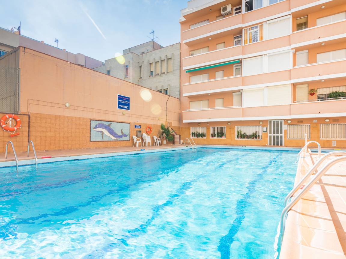 70 M² Apartamento ∙ 4 Habitaciones ∙ 6 Huéspedes - Calella
