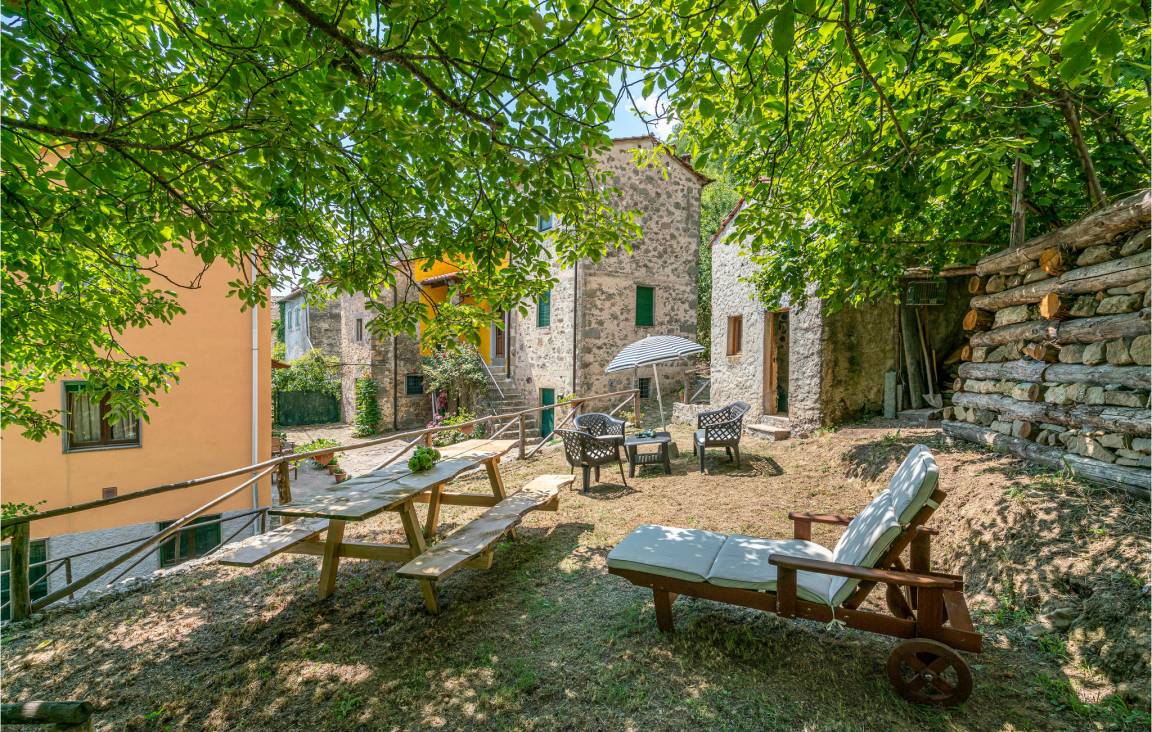 100 M² House ∙ 2 Bedrooms ∙ 4 Guests - Bagni di Lucca