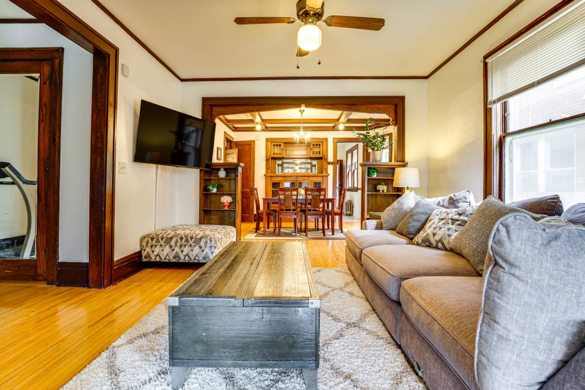 111 M² Talo ∙ 2 Makuuhuonetta ∙ 4 Vierasta - Maple Grove, MN