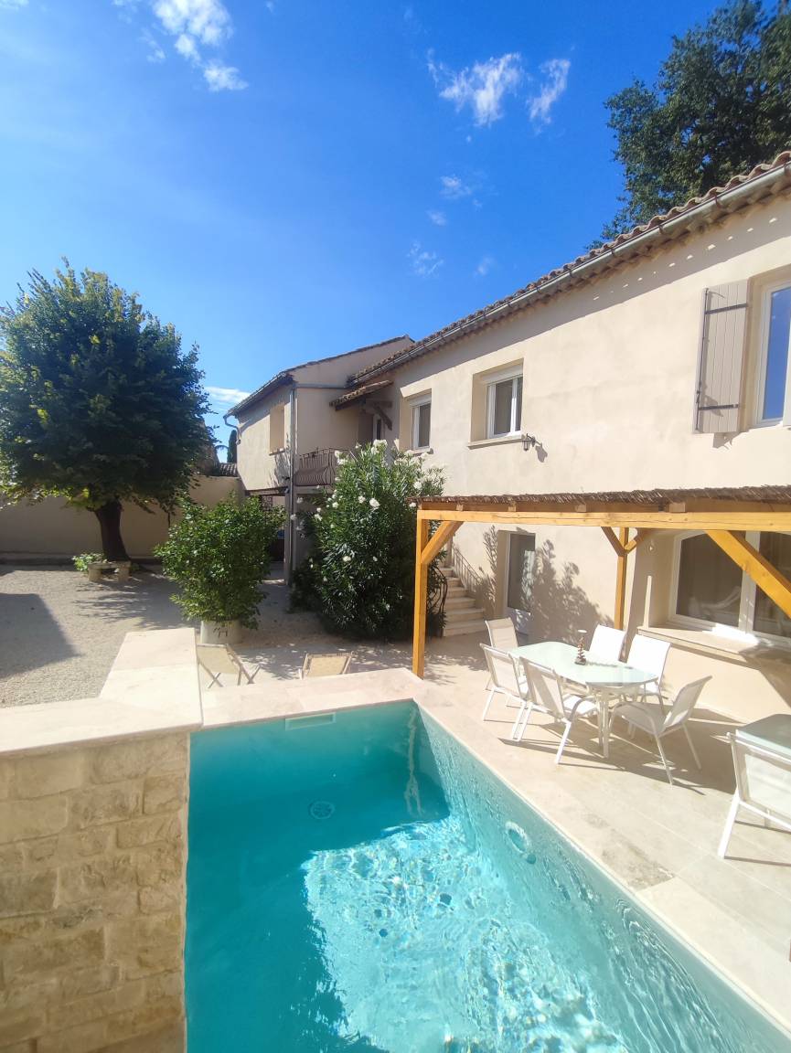 85 M² Cottage ∙ 3 Bedrooms ∙ 6 Guests - Avignon