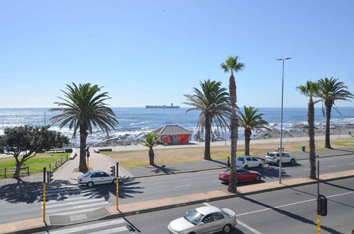 Apartment ∙ 4 Bedrooms ∙ 8 Guests - Camps Bay
