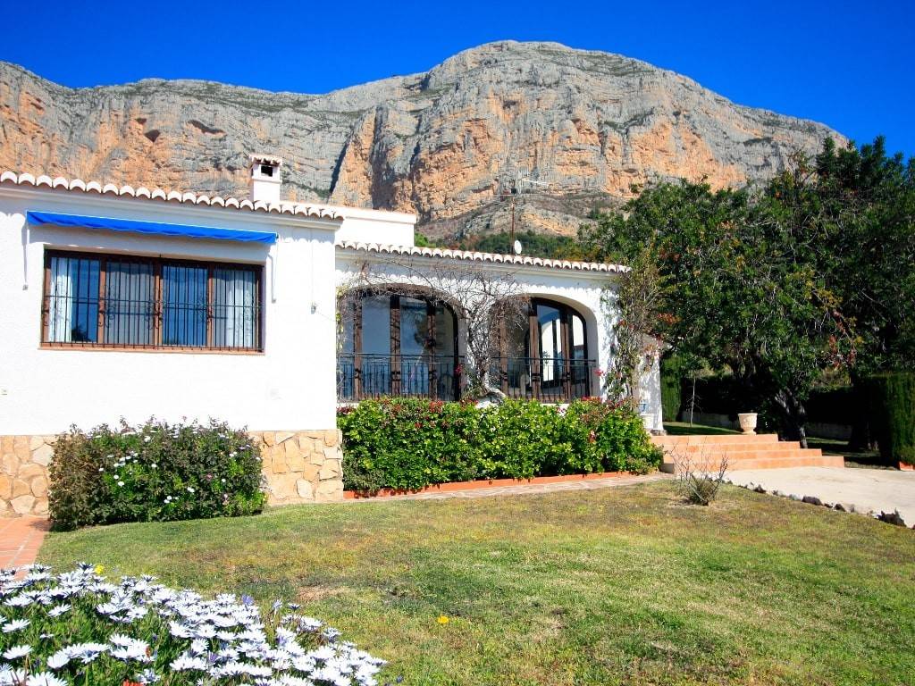100 M² Villa ∙ 4 Habitaciones ∙ 8 Huéspedes - Denia