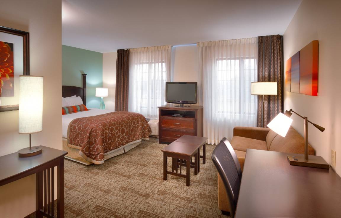 Studio Flat ∙ 1 Bedroom ∙ 2 Guests - Peoria, IL