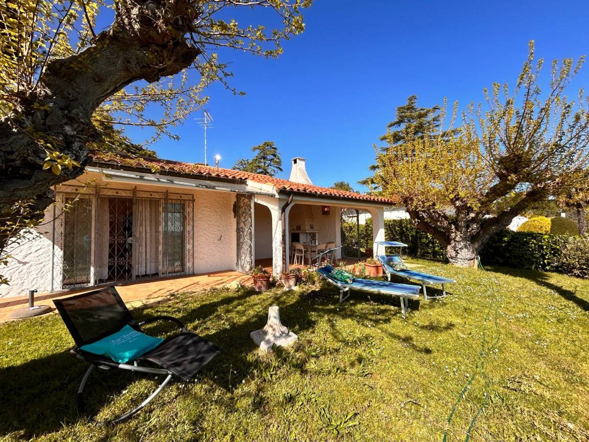 Villa ∙ 3 Bedrooms ∙ 5 Guests - Sirolo