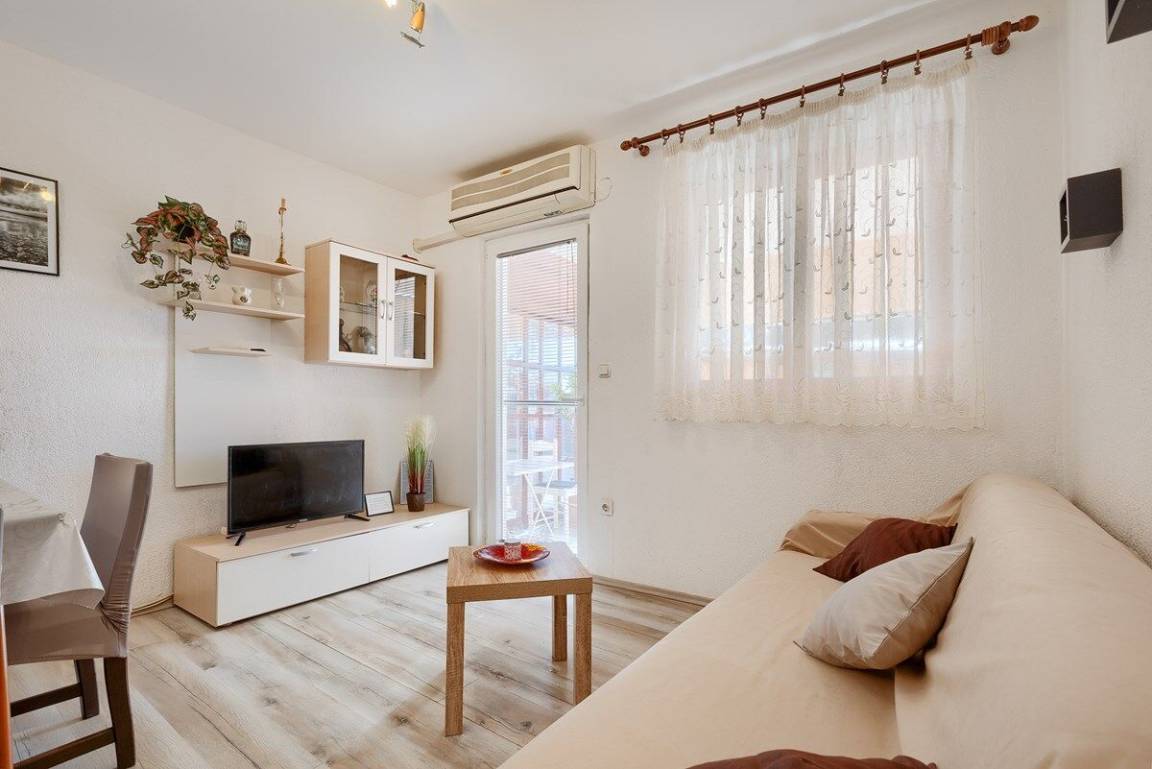 80 M² Apartment ∙ 3 Bedrooms ∙ 9 Guests - Rovinj