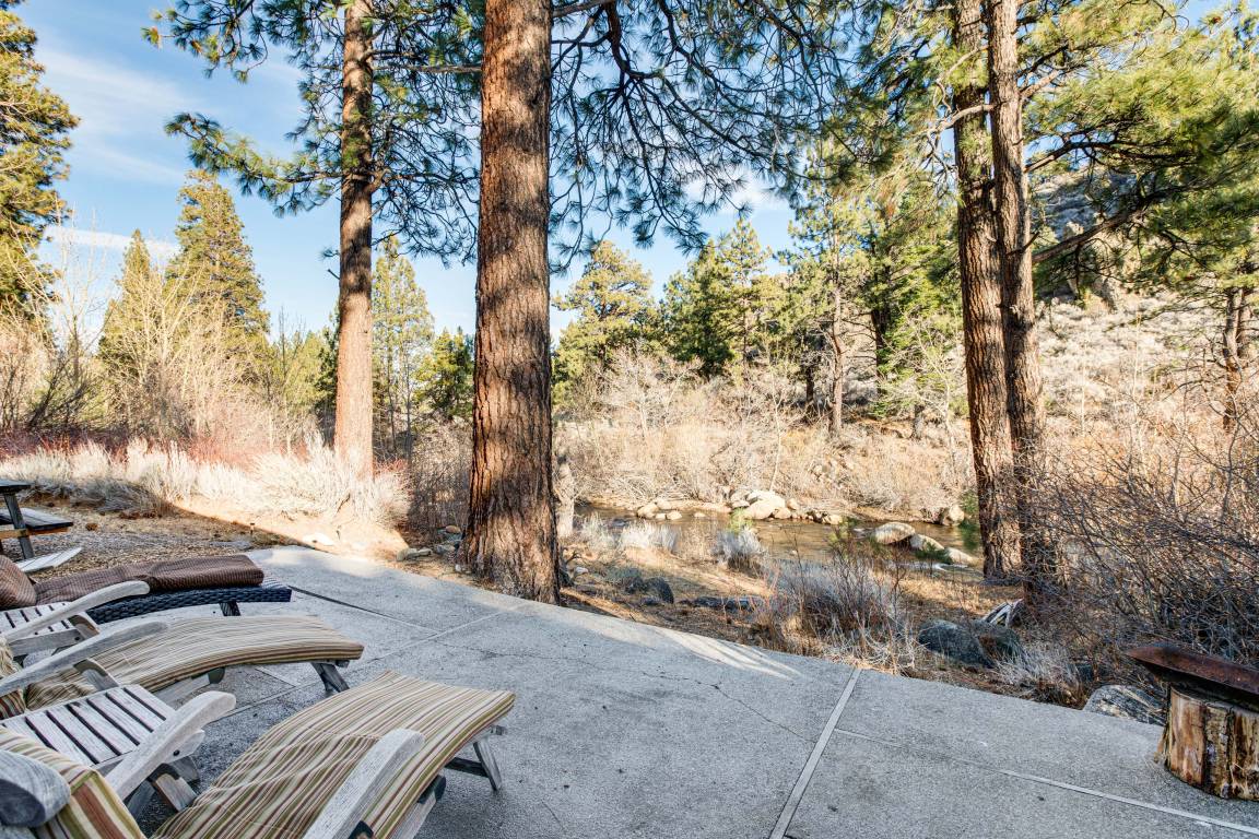 222 M² Cottage ∙ 2 Bedrooms ∙ 6 Guests - Indian Creek Reservoir, CA