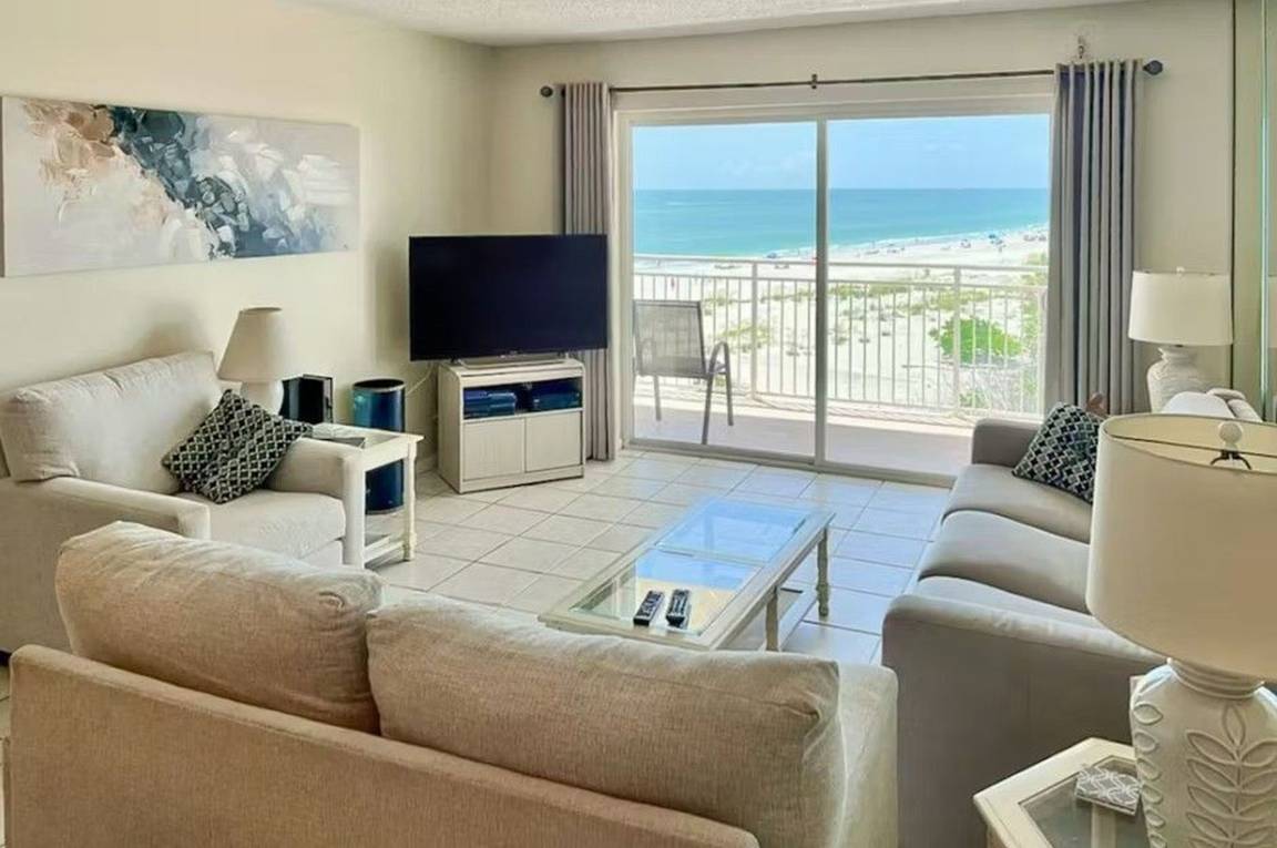 87 M² Apartamento ∙ 2 Habitaciones ∙ 6 Huéspedes - Madeira Beach, FL