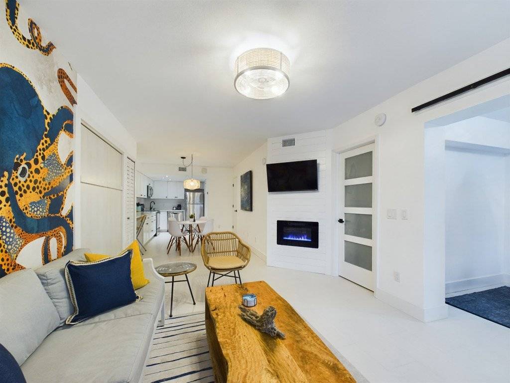 House ∙ 2 Bedrooms ∙ 6 Guests - Cocoa Beach, FL