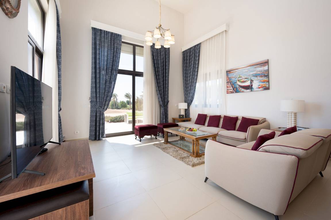 300 M² Villa ∙ 4 Schlafzimmer ∙ 9 Gäste - Hurghada