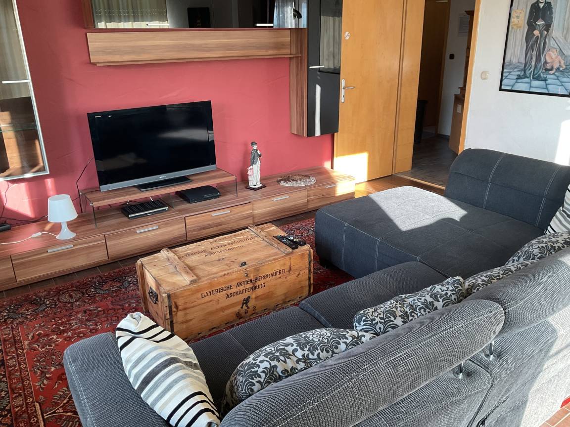 100 M² Ferienwohnung ∙ 2 Schlafzimmer ∙ 6 Gäste - Großostheim