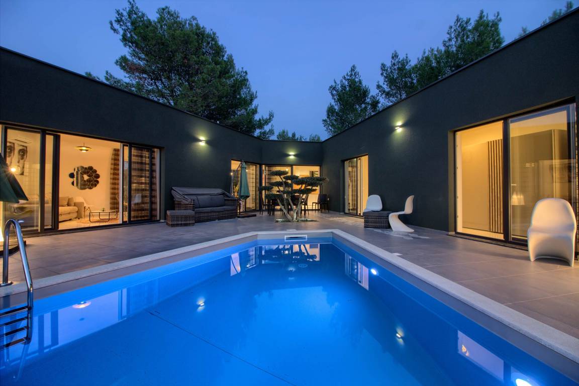 180 M² Villa ∙ 4 Schlafzimmer ∙ 10 Gäste - Premantura