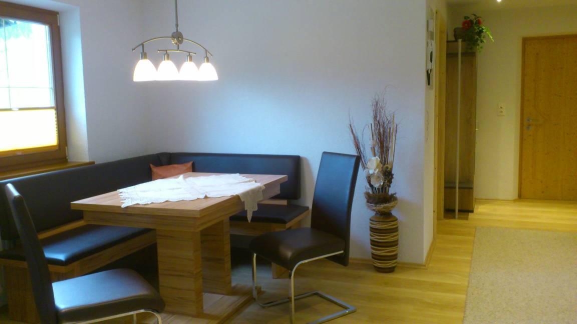 45 M² Ferienwohnung ∙ 1 Schlafzimmer ∙ 4 Gäste - Elbigenalp