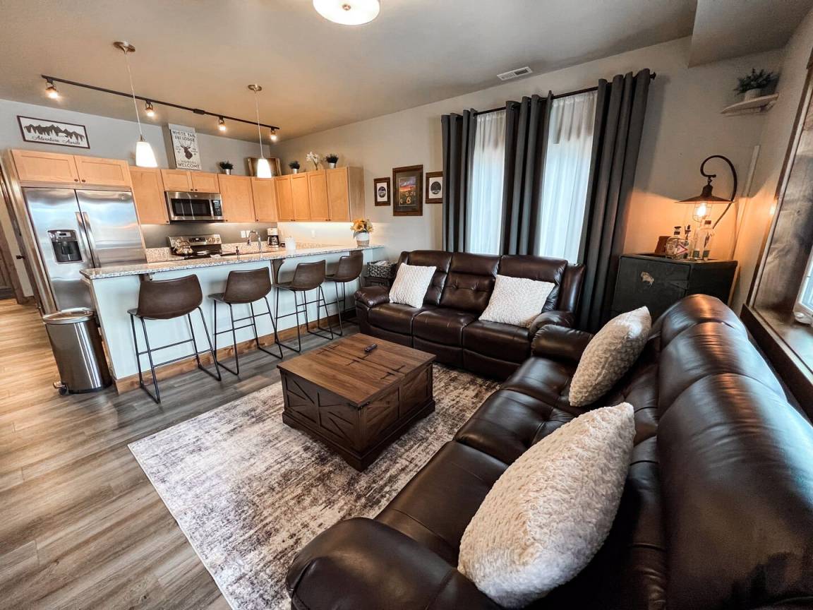 91 M² Condo ∙ 3 Bedrooms ∙ 6 Guests - Columbia Falls, MT