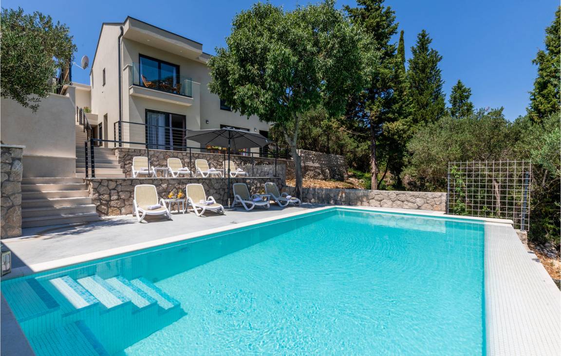 150 M² Maison De Vacances ∙ 4 Chambres ∙ 8 Personnes - Opuzen