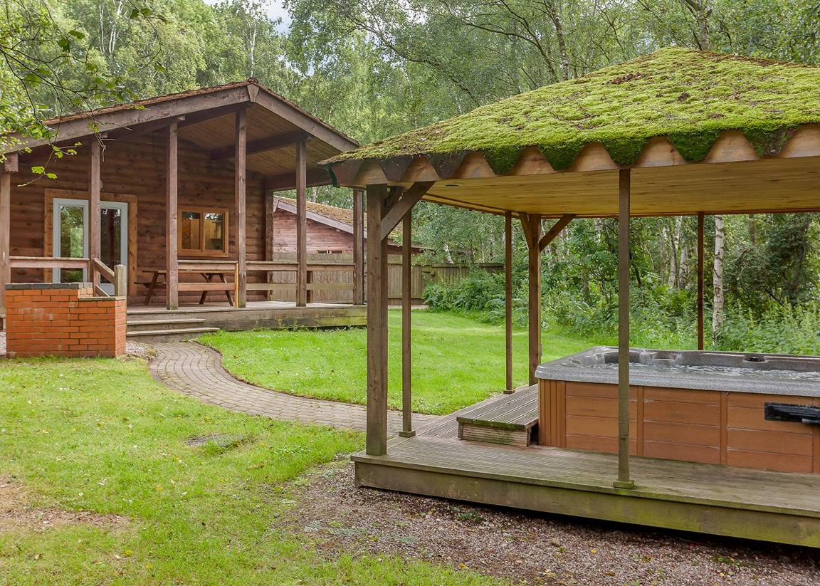 Chalet ∙ 2 Bedrooms ∙ 4 Guests - Staffordshire