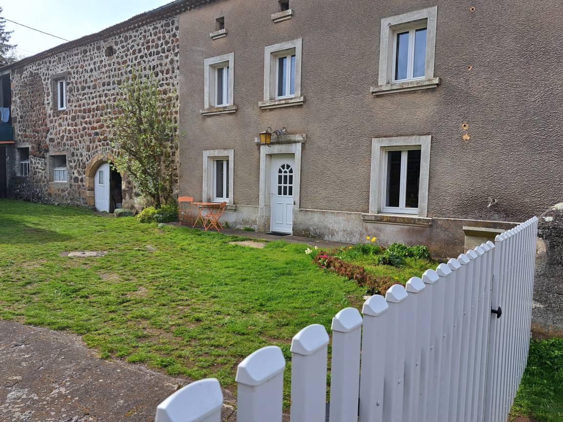 140 M² Maison De Vacances ∙ 4 Chambres ∙ 12 Personnes - Auvergne
