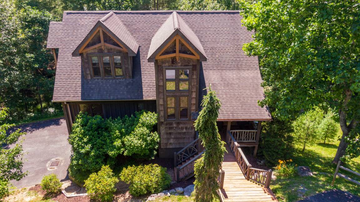 House ∙ 3 Bedrooms ∙ 11 Guests - Blowing Rock, NC