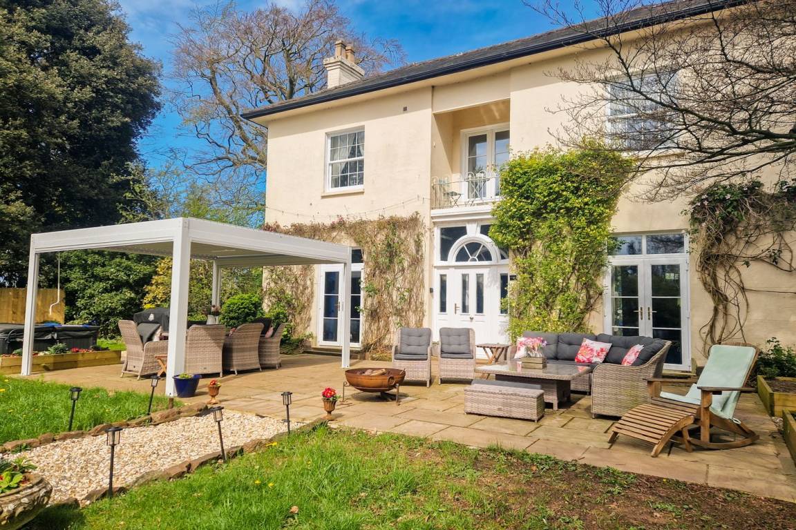 Villa ∙ 8 Bedrooms ∙ 18 Guests - Ross-on-Wye