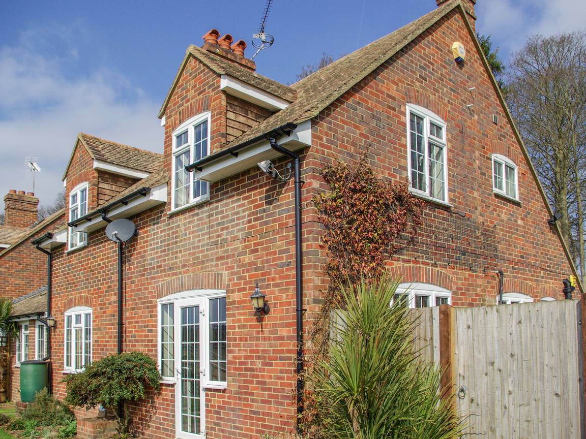 Cottage ∙ 3 Bedrooms ∙ 6 Guests - Maidstone