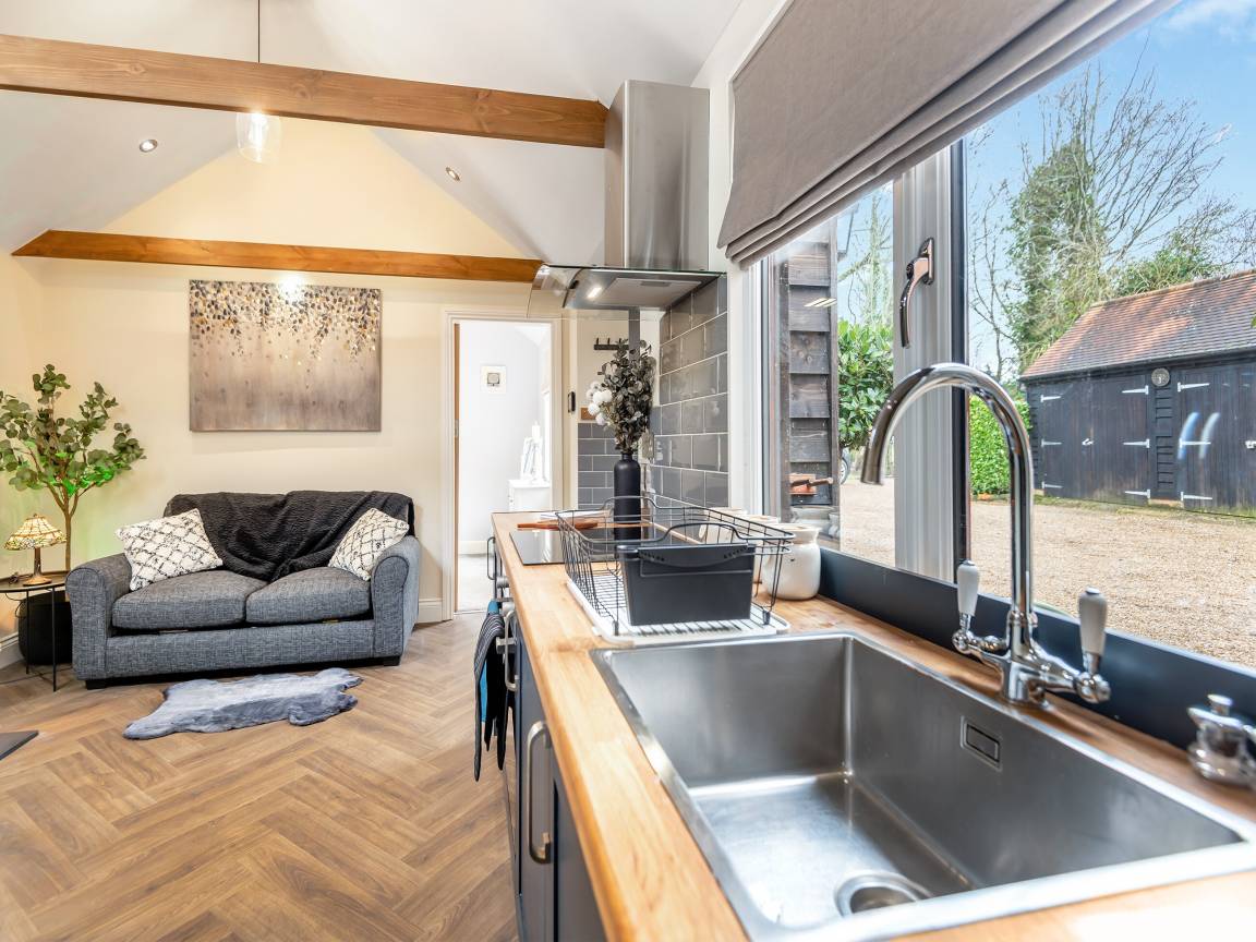 Cottage ∙ 1 Bedroom ∙ 2 Guests - Epsom