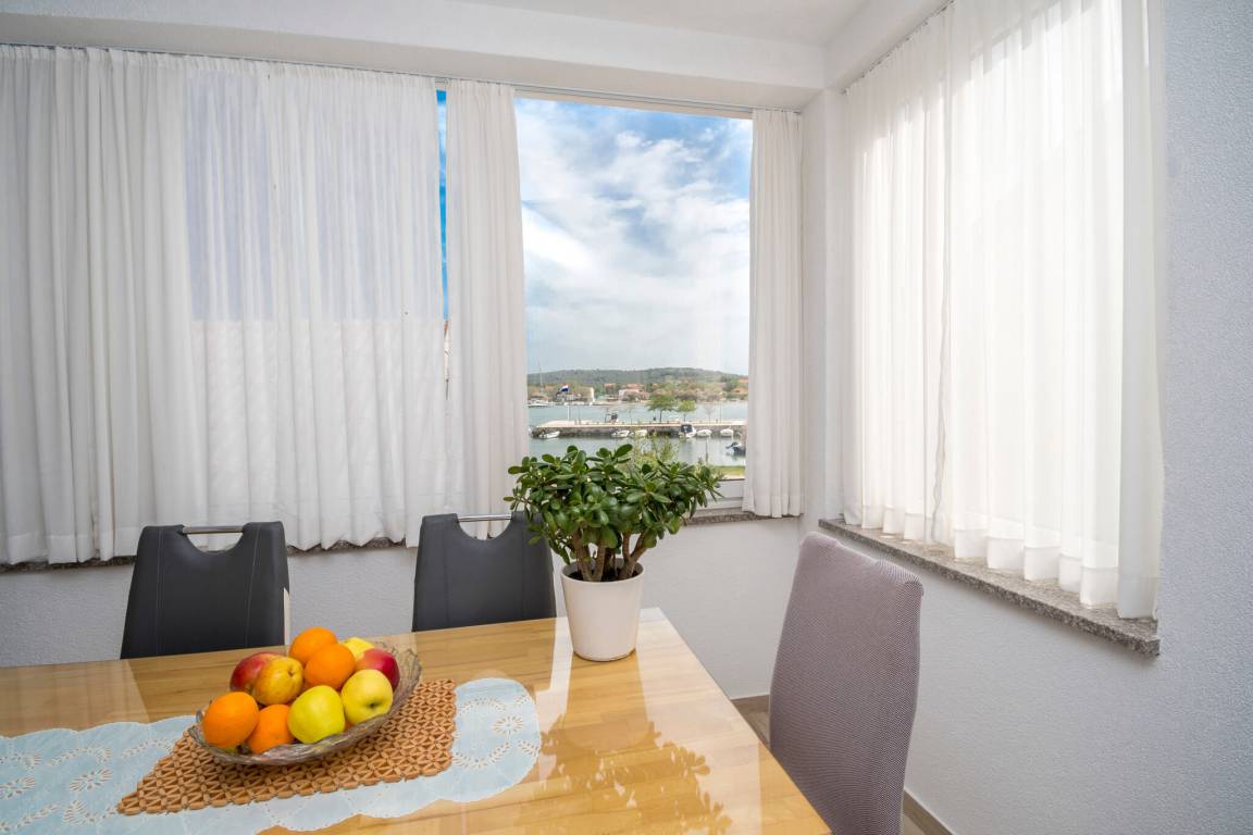 65 M² Apartamento ∙ 2 Habitaciones ∙ 4 Huéspedes - Šibenik