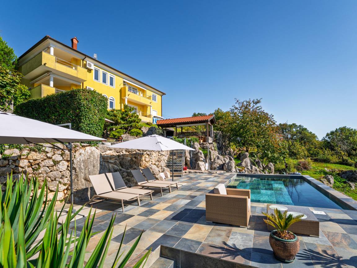 93 M² Apartment ∙ 1 Bedroom ∙ 4 Guests - Rijeka