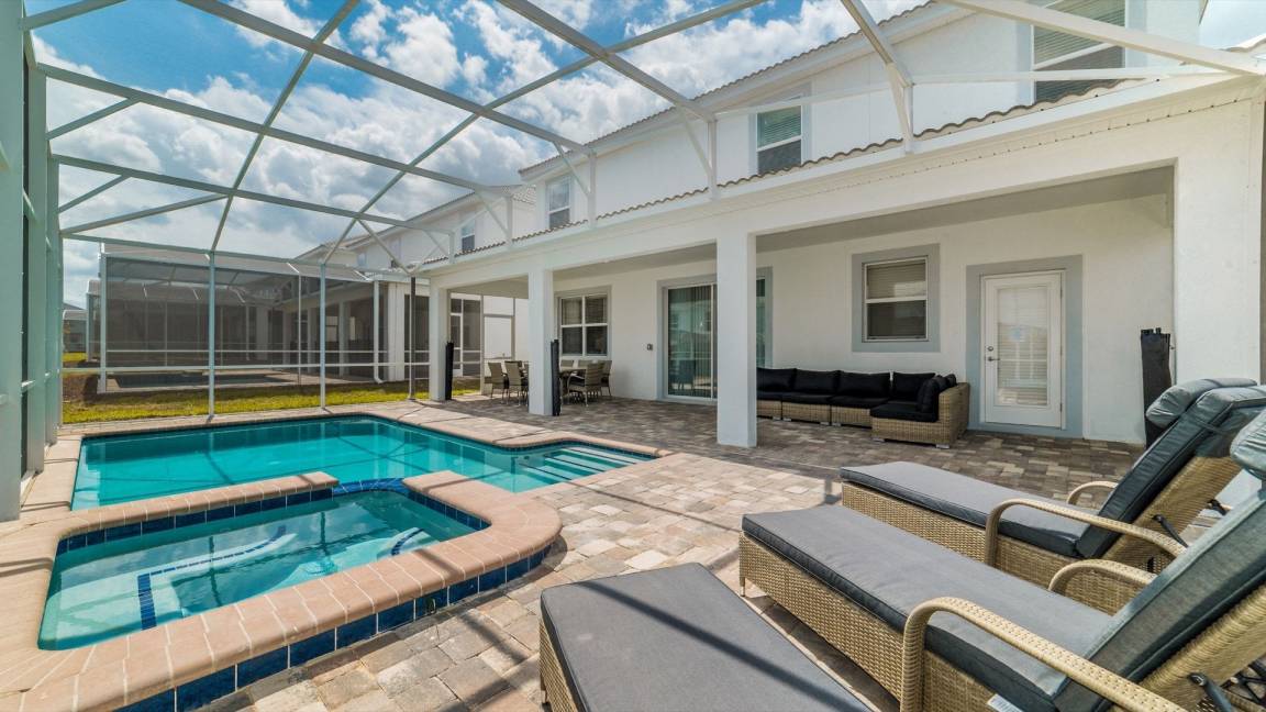 355 M² Villa ∙ 9 Bedrooms ∙ 25 Guests - Davenport, FL