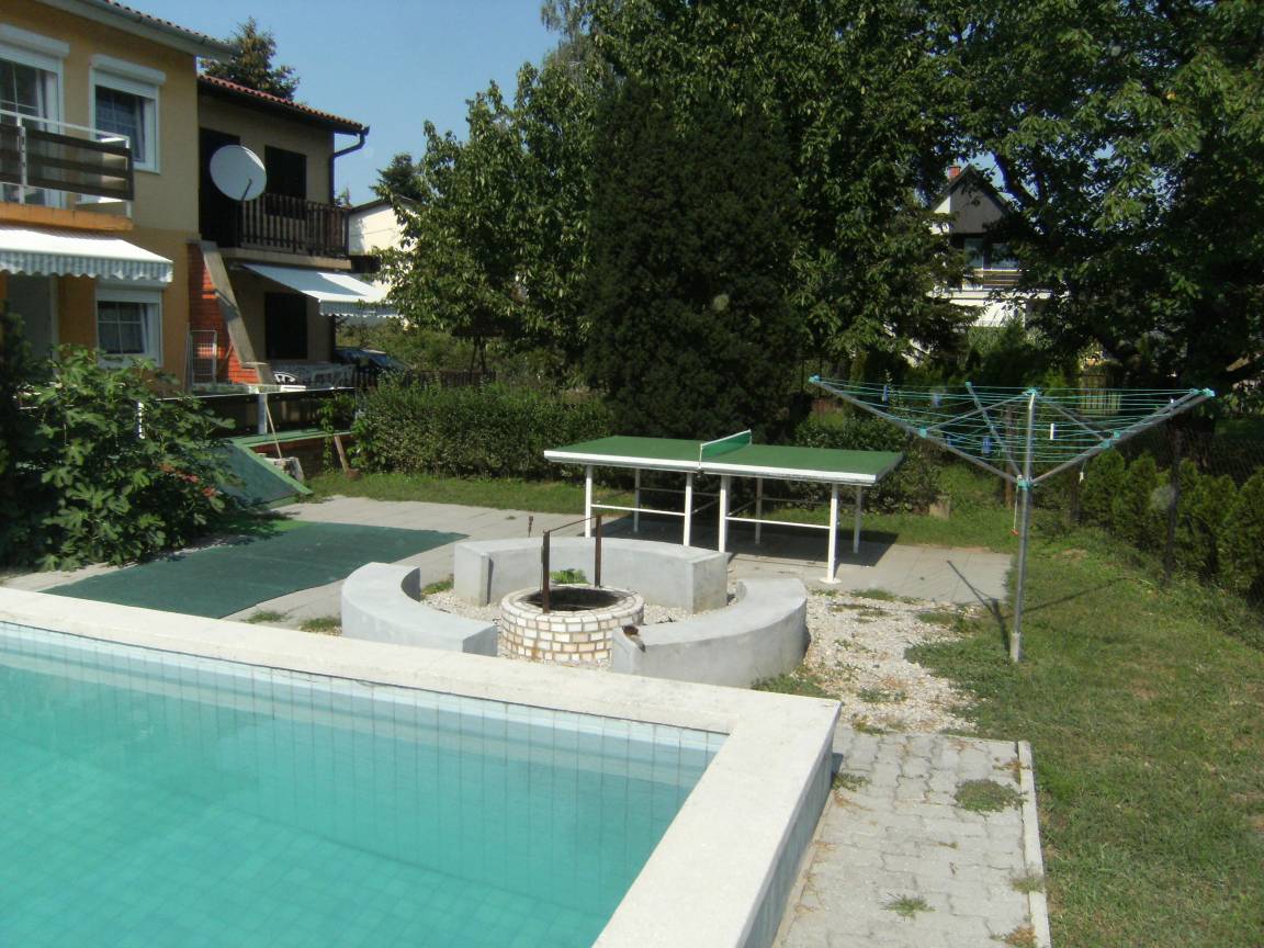 70 M² Ferienhaus ∙ 3 Schlafzimmer ∙ 5 Gäste - Balatonszárszó