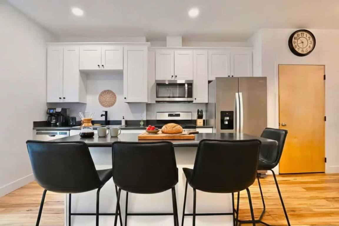 Apartment ∙ 2 Bedrooms ∙ 4 Guests - Sheridan, WY