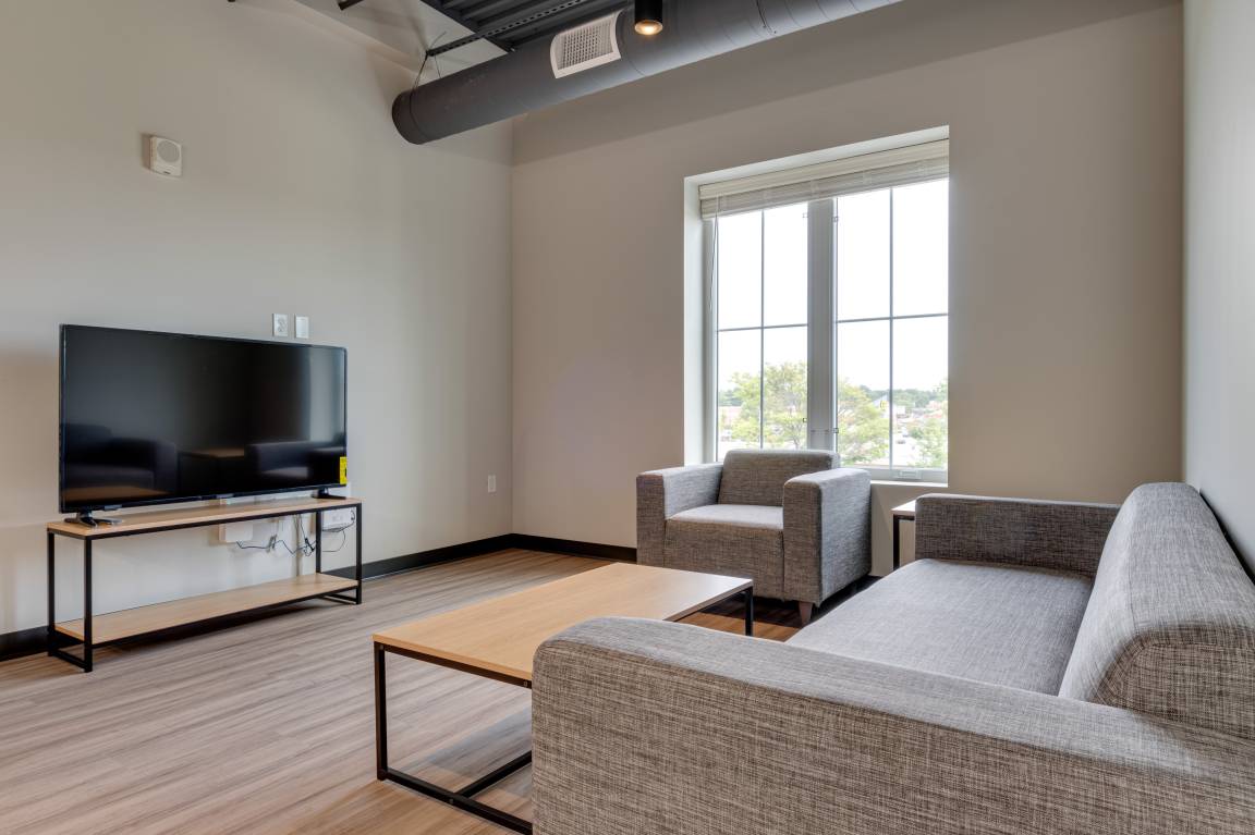 107 M² Apartment ∙ 3 Bedrooms ∙ 6 Guests - Bloomington, IN