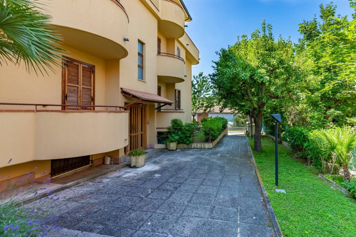 70 M² Apartment ∙ 2 Bedrooms ∙ 5 Guests - Sirolo