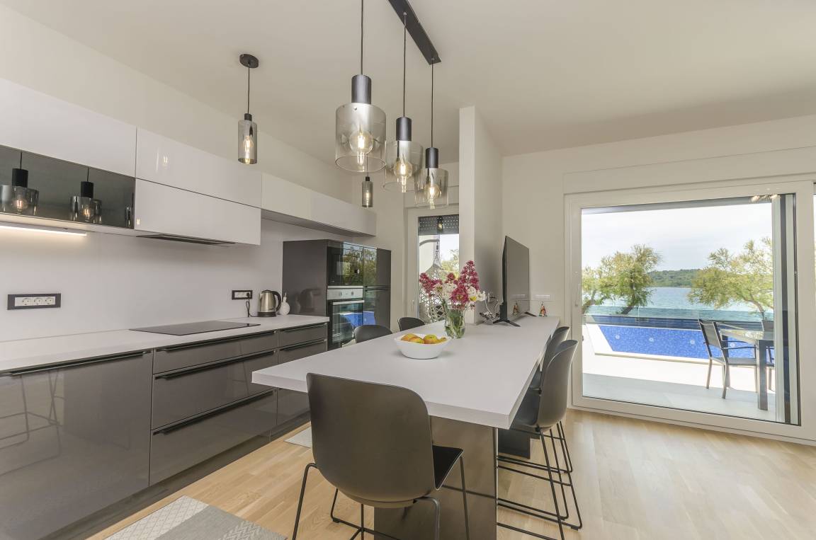 90 M² Apartment ∙ 3 Bedrooms ∙ 6 Guests - Vodice