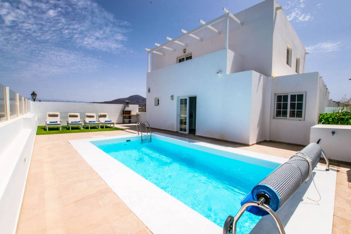 88 M² Villa ∙ 2 Bedrooms ∙ 4 Guests - Playa Blanca