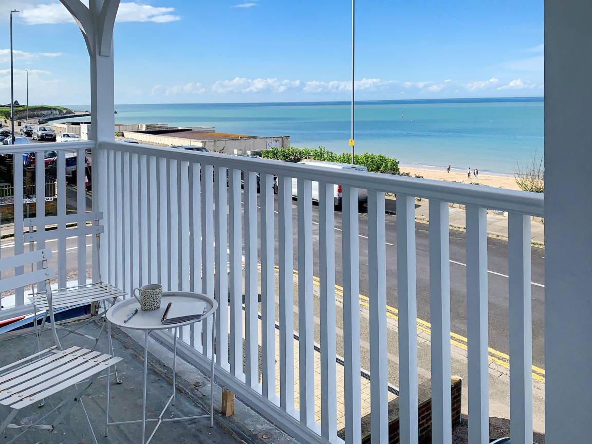 Cottage ∙ 5 Bedrooms ∙ 10 Guests - Margate