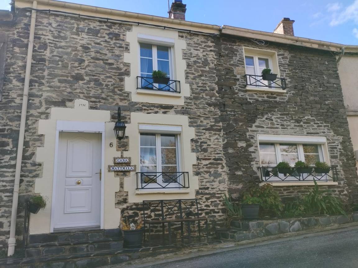 130 M² Gîte ∙ 3 Chambres ∙ 6 Personnes - Ardennes