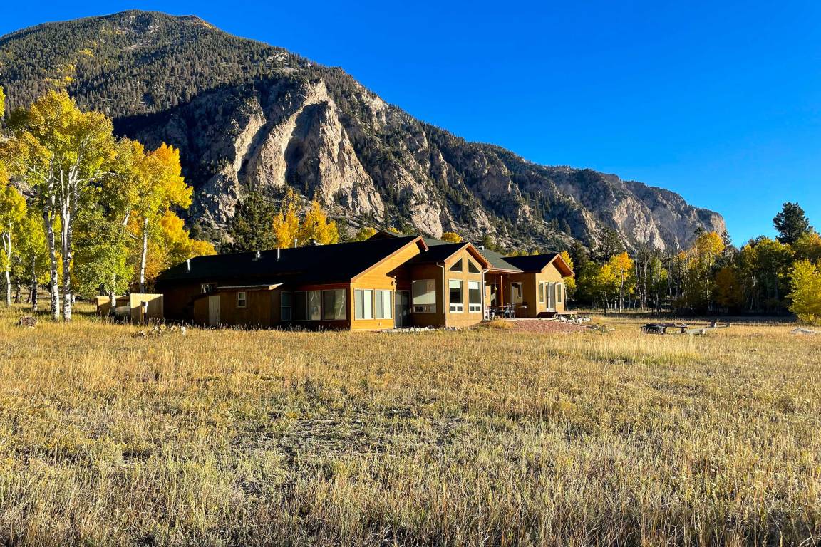 287 M² House ∙ 3 Bedrooms ∙ 10 Guests - Browns Lake, Nathrop