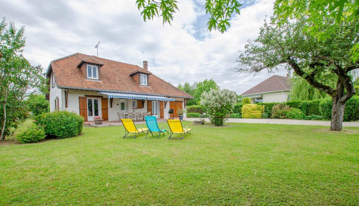 139 M² Gîte ∙ 3 Chambres ∙ 6 Personnes - Aube